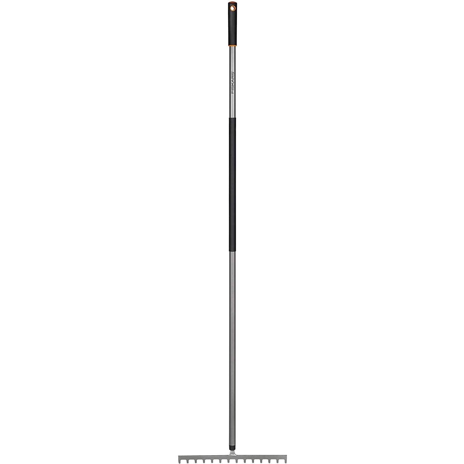 Fiskars Ergonomic Soil Rake – CardiffTools