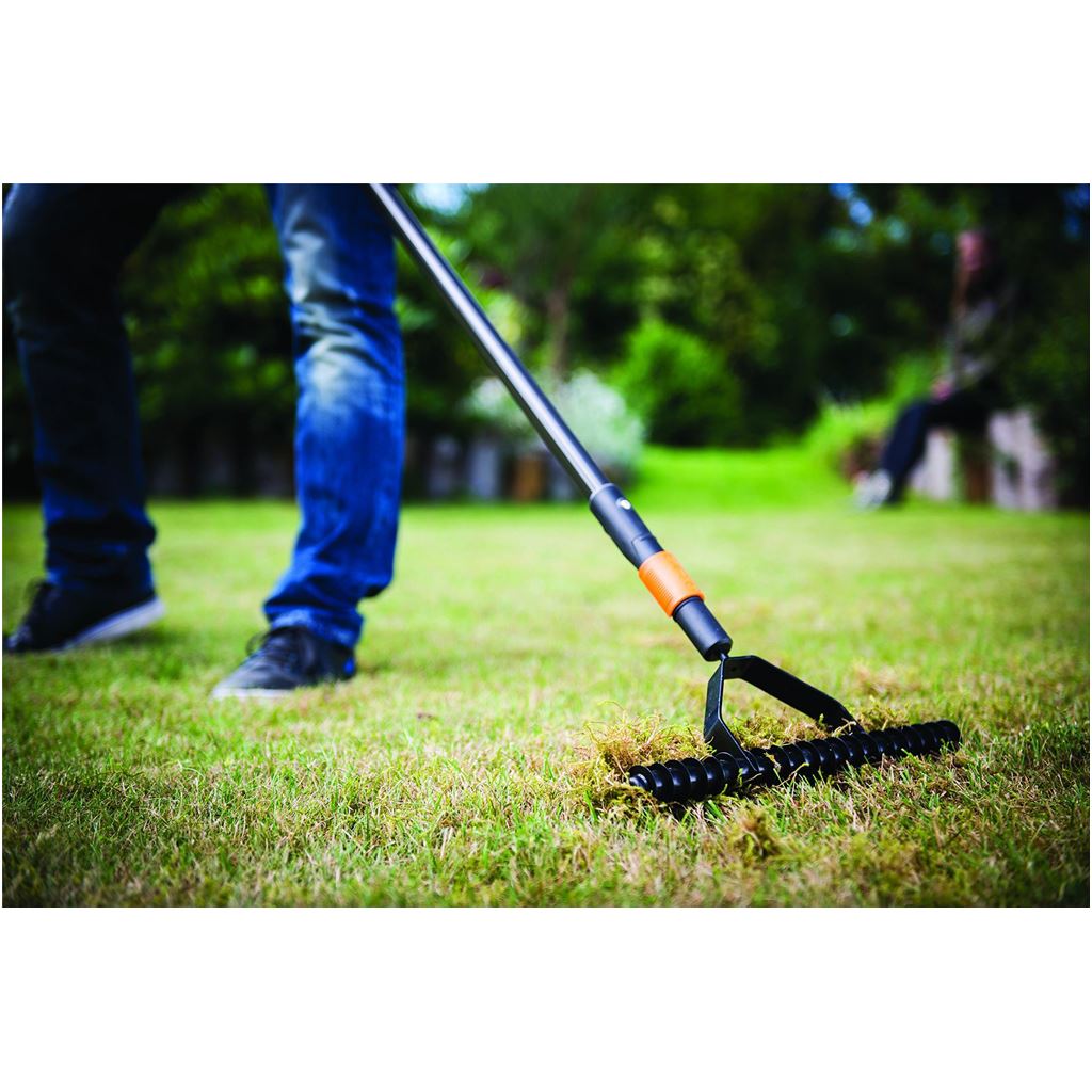 Fiskars QuikFit Aerator Rake – CardiffTools